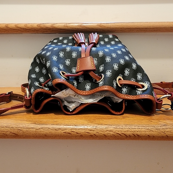 Dooney & Bourke | Bags | Nwt Seattle Mariners Kendall Crossbody Dooney ...